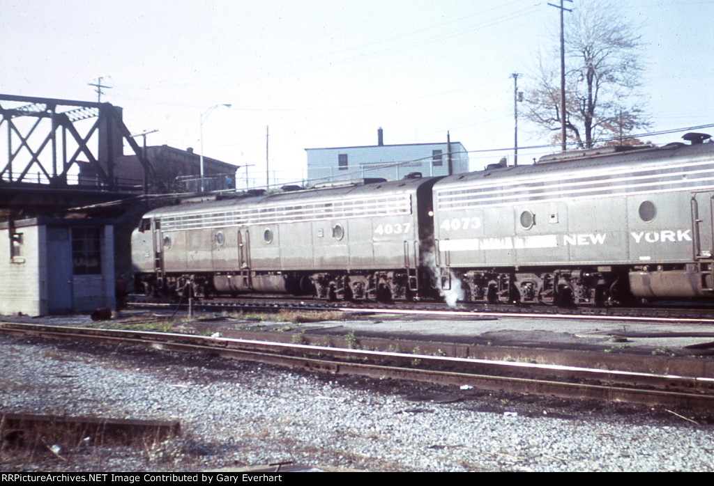 NYC E8A 4037 & 4073 Paired Up - New York Central (Penn Central)
